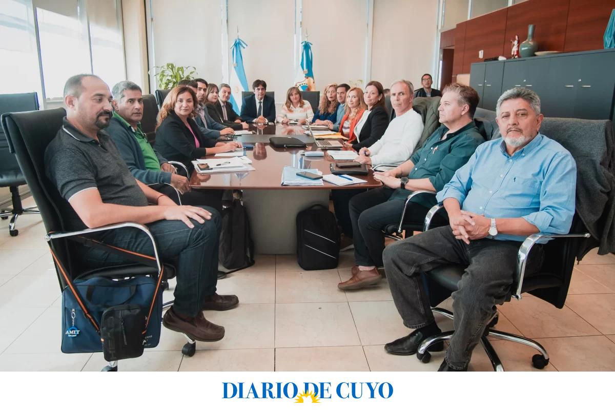 Confirmado: el 10 de julio se reanuda la paritaria docente en San Juan ...