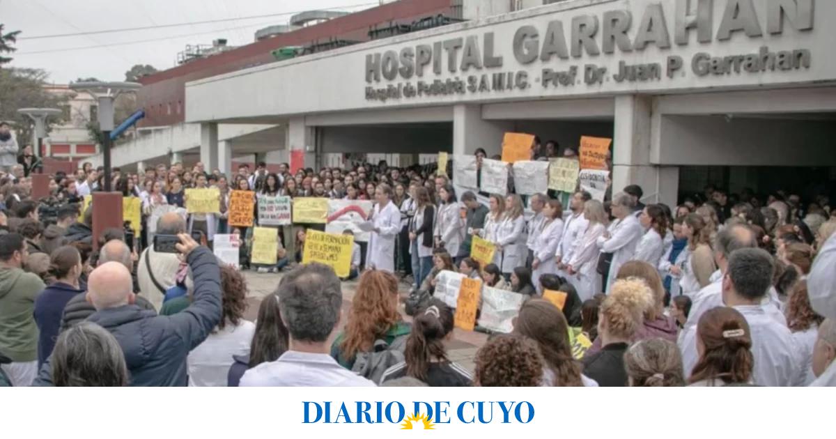 Protesta de los médicos del Garrahan: el Gobierno anuncia un aumento ...