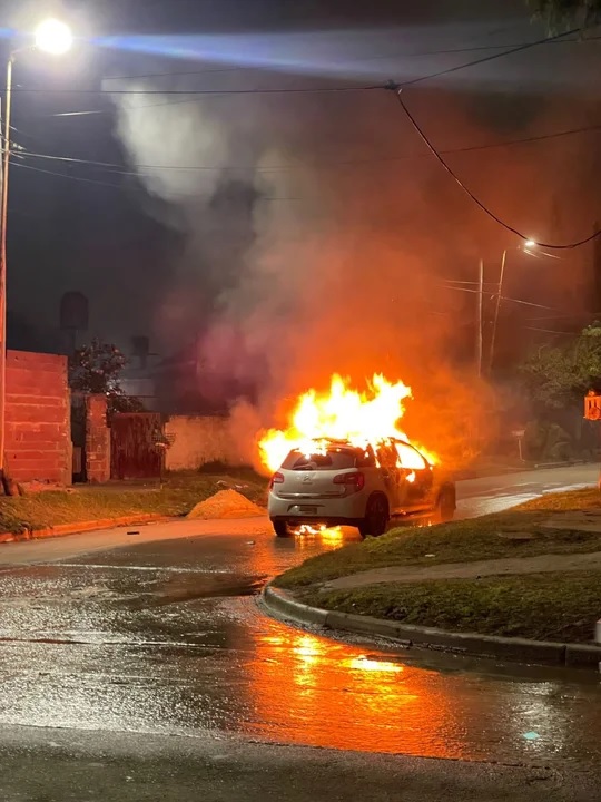 Encontraron dos cuerpos calcinados en una camioneta | Diario de Cuyo