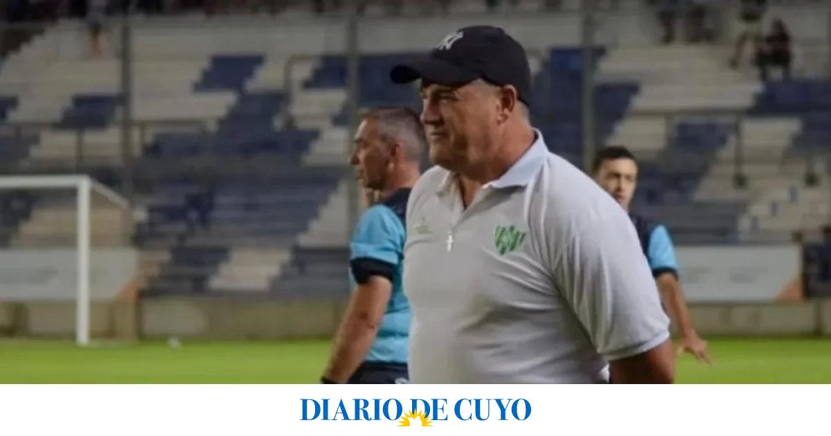 Un ex DT de Desamparados hizo un polémico posteo: “Sentimos olor feo y ...