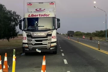Camionero ebrio atropelló a un policía, se dio a la fuga y fue ...